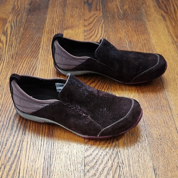 Merrell | Shoes | Merrell Brown Suede Flats With Flexible Sole | Poshmark